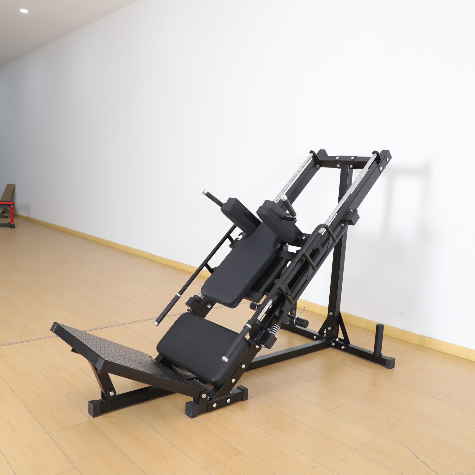 MÁQUINA COMBINADA DE PRENSA DE PIERNAS Y SENTADILLA - Innova Mundo